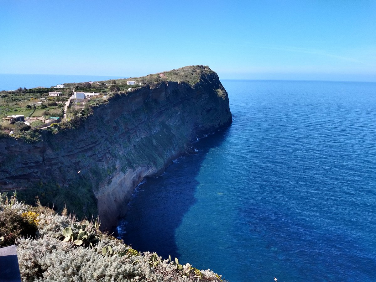 10 things to do on the island of Ventotene – TraghettiUp – Blog di Viaggi
